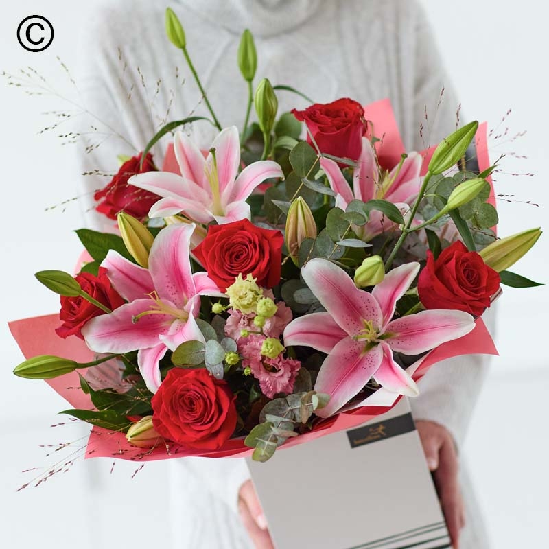 Luxury Rose and Lily Bouquet – buy online or call 02086 884 922